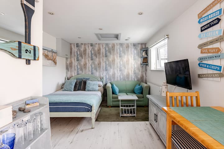 Lymeleigh: Studio With Parking And Decking Area - Lyme Regis