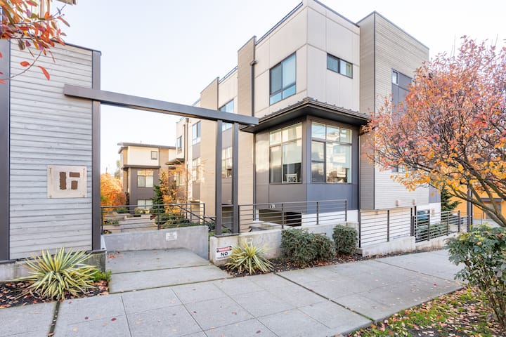 Updated Townhome-walk To Space Needle-parking & Ac - Seattle, WA