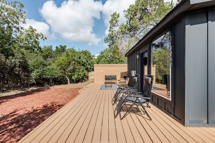 Whimsical Cottage Near Vineyards, & Trails - Dripping Springs, TX