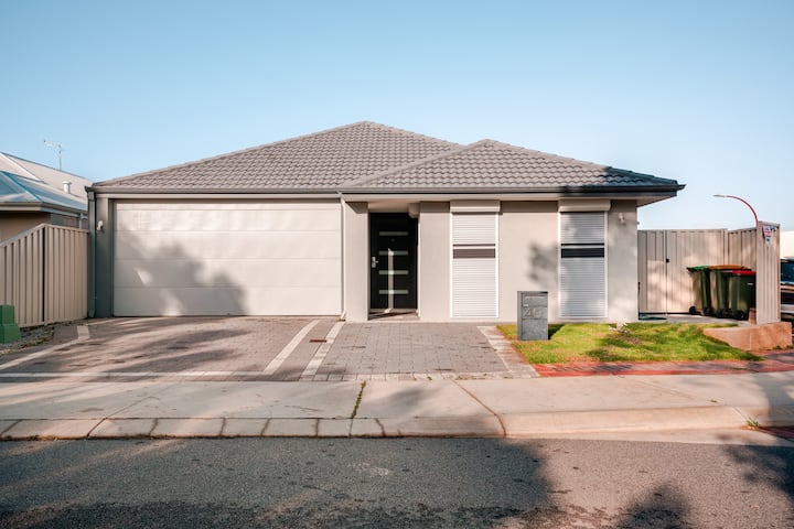 New Luxurious 4br Family Home Close To Everything. - Kalamunda