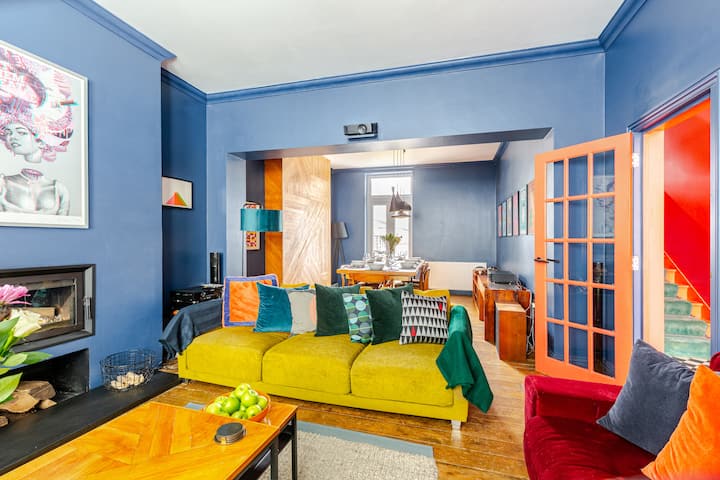 ☆ Large Group Getaway ☆  2mins To Sea ☆ Sleeps10+ - ブロードステアーズ
