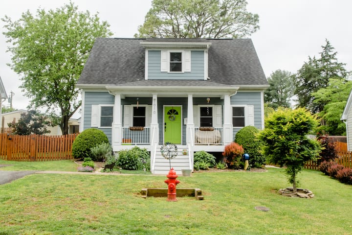Cape Cod In Locust Grove, C'ville - Charlottesville, VA