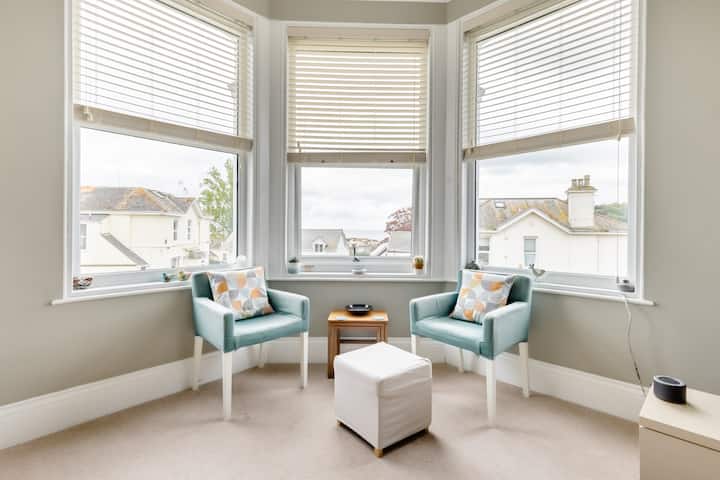 Spacious Bedroom With Off-road Parking - Teignmouth