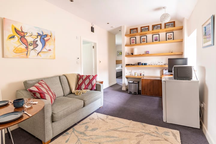 Courtyard Setting Near Airport-2 - South Queensferry