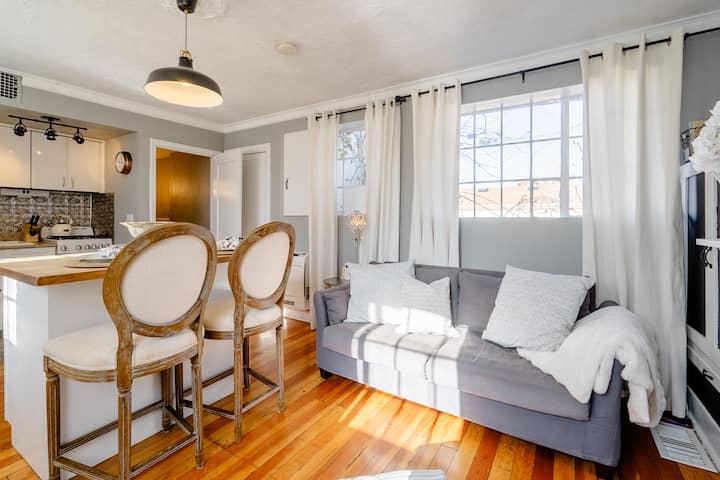 Charming And Serene 1919 Escape - Utah