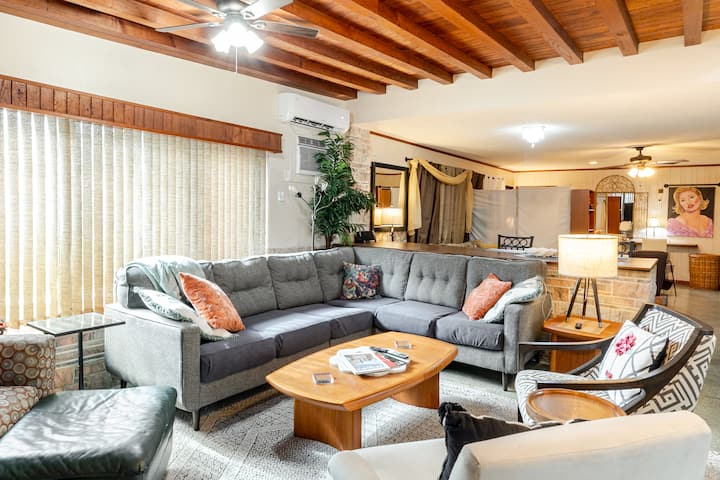 Two Bedroom Open Floorplan - Fort Lauderdale, FL