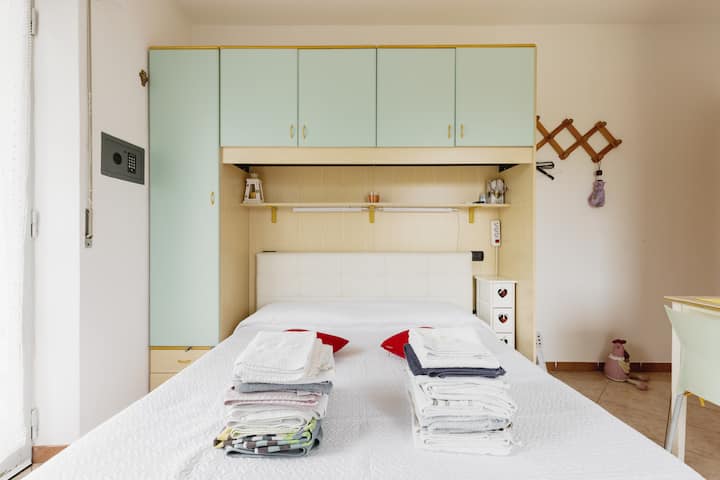 Bardolino, Near The Centre, Little Flat- Top Floor - Bardolino