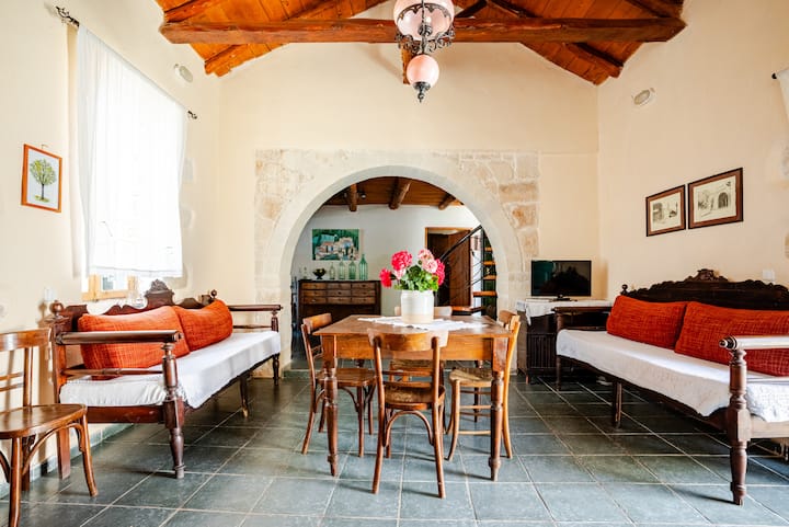 Avli, Traditional House In Litsarda, Building A - Kea