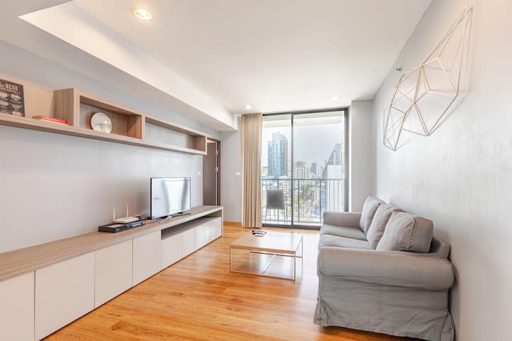 Spacious 2 Br Corner Unit Thonglor Very Convenient - Bangkok