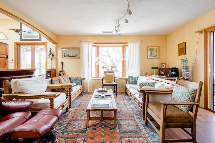 A. Queen Bedroom, Private Bathroom - Santa Fe, NM