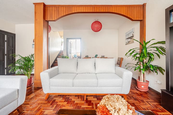 Casa San Juan | Entire 4br Home | Near Old Town - Quito