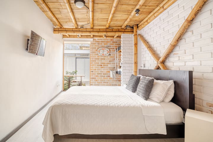"Bambu Sierra" Stunning Bambu Apartment 102 - Cuenca