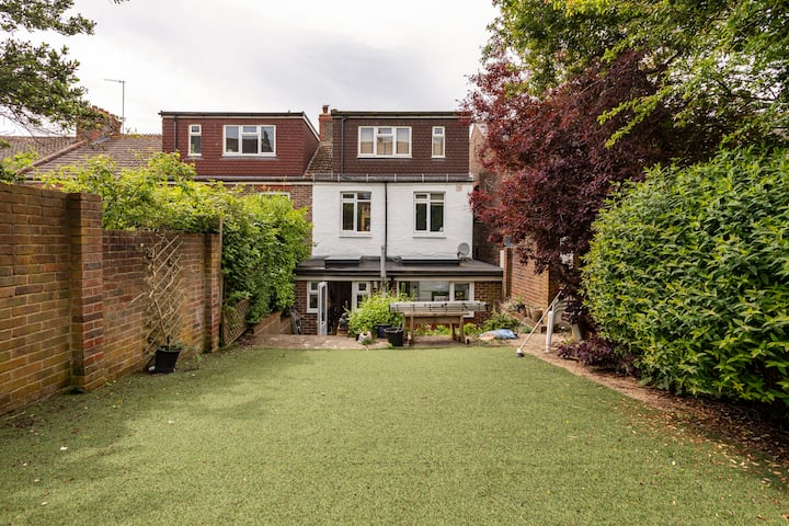 Single Room In Friendly House - Brighton Marina