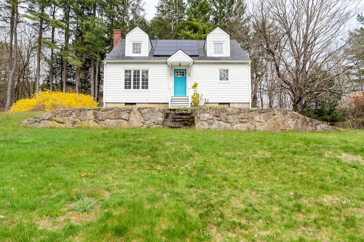 The Hideaway: Berkshire Home - Village Of Egremont - Great Barrington, MA