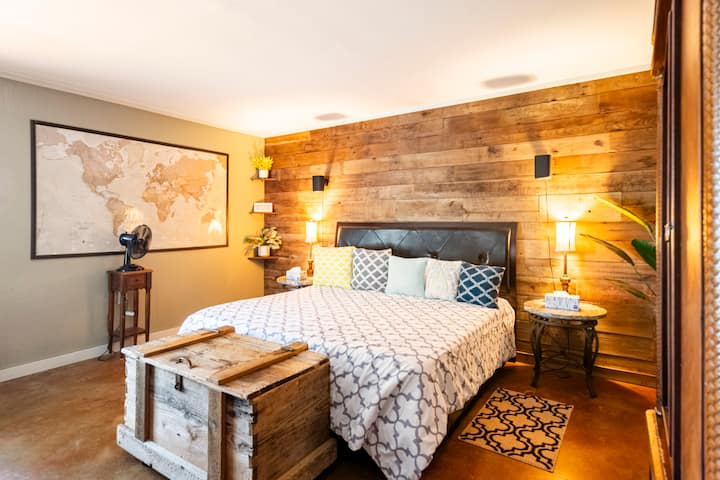 The Champagne Room - Fredericksburg, TX