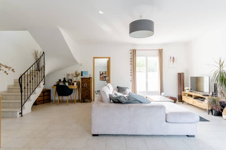 Chambre Privée Dans Villa, 10mn à Pied De La Plage - Le Castellet