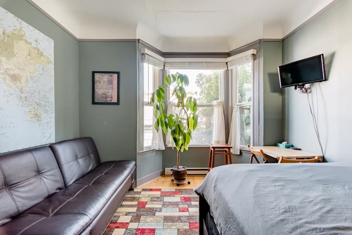 Sunny Room Overlooking Charming Side Street - Guest suites for Rent in ...