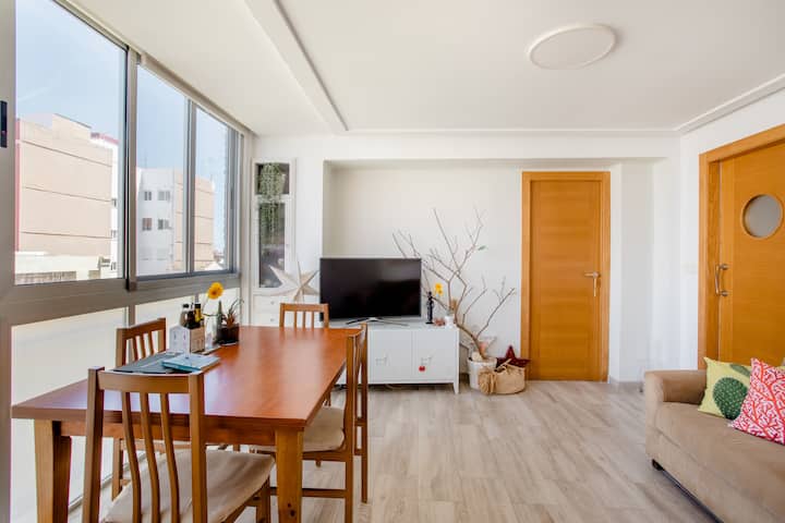 Habitación Balcón Cerca De Playa Y Universidades - Valencia