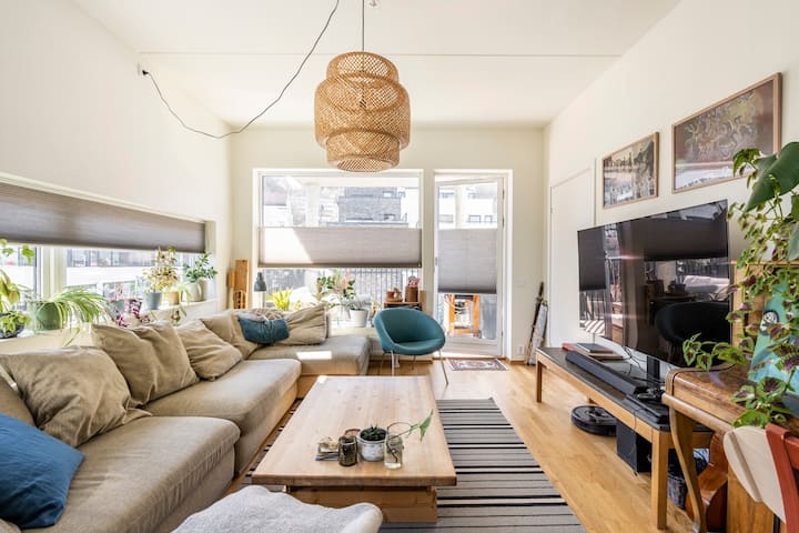 Room With Comfy Bed In Cozy Apartment - Oslo