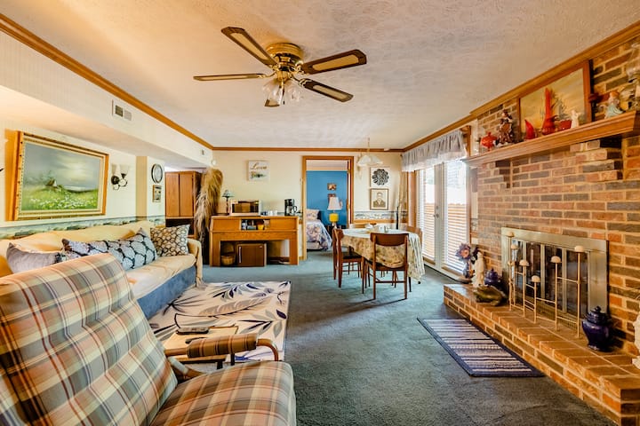 Small Blue Bedroom - Mt. Juliet, TN