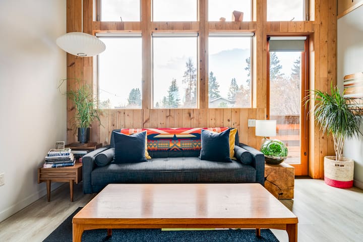 The Sawmill — Designer Cabin Vibes Glow In Natural Light - Bend, OR