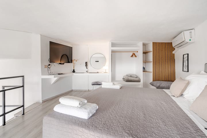 Simplicity Two Storey Suite (Sea View) 35 M² - Santorini