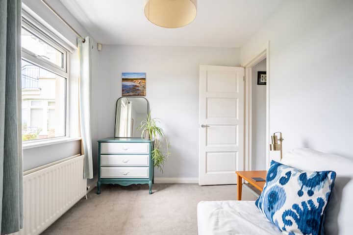 Seaside Retreat On The Edge Of Belfast Lough - Carrickfergus