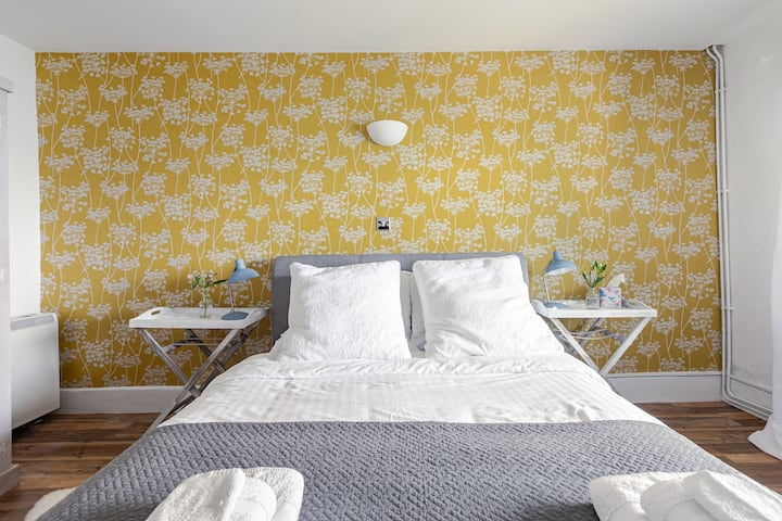 Garden Flat Near Newlyn With Stunning Sea Views - Mousehole