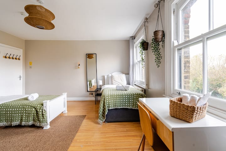 Private Triple Room / Zone 2 / Hackney Road - Centro de Londres