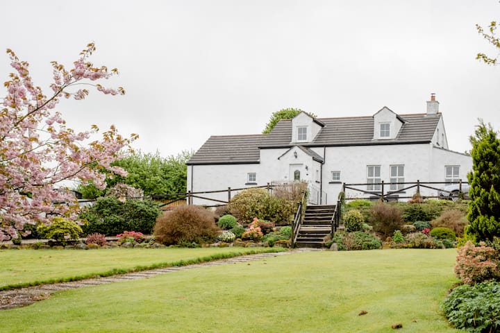 Rural Cosy Entire Cabin, Double Bed, Breakfast - Castlerock