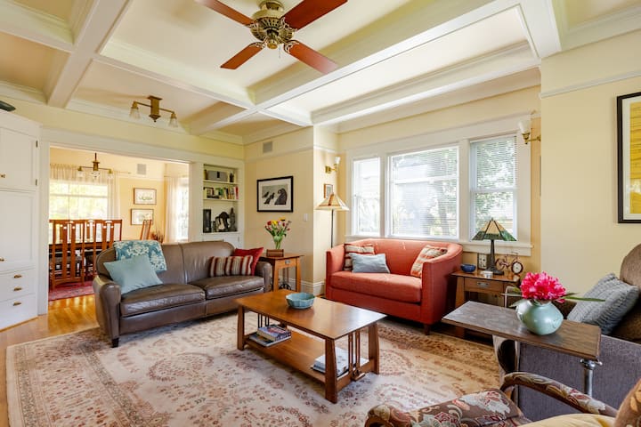 Restored Buckman Craftsman-your Perfect Home Base` - Portland, OR