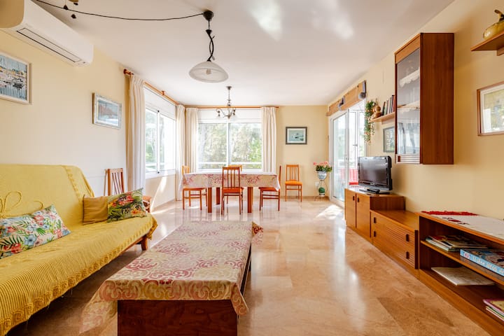 Appartement, 1ère Ligne De Mer, Vue Mer Et Piscine - Salou