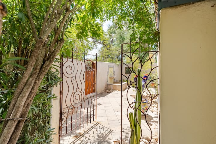 University House Business Ready - Tucson