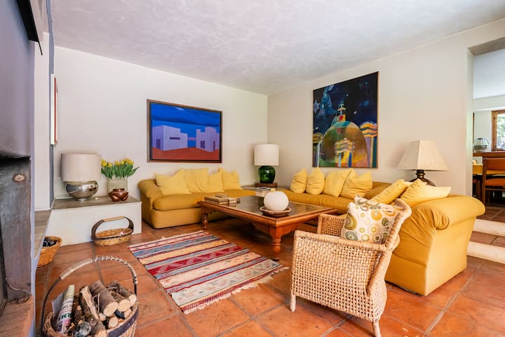 Beautiful Home In The Center Of Avandaro - Valle de Bravo