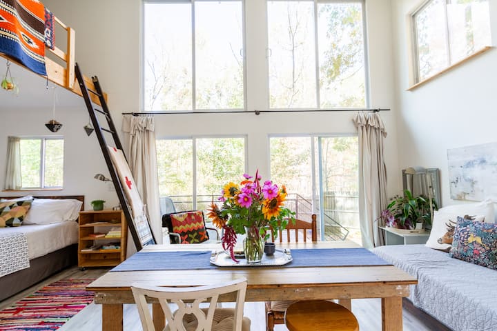 Eclectic And Stylish Simplicity In A Rustic Setting - Asheville, NC