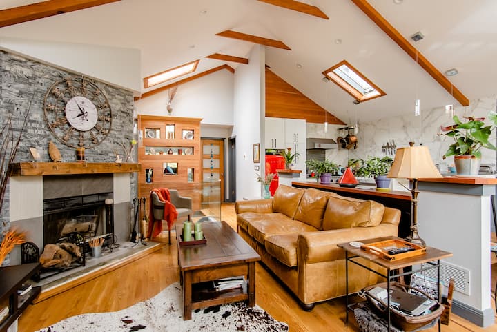 Large Bedroom In Large 2 Story House - San Francisco, CA