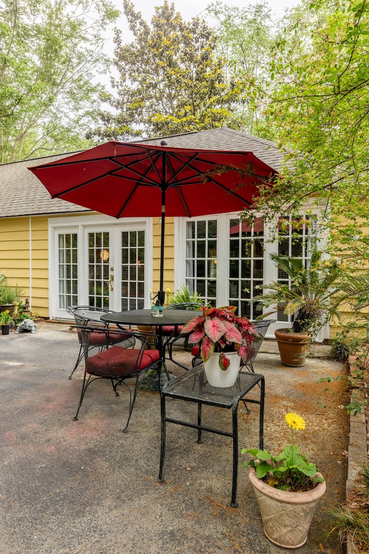 Elegant Cottage In Historic Summerville - Summerville, SC