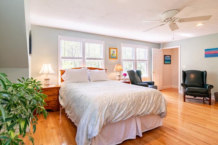 Secret Garden Suite With Full Breakfast - Falmouth, MA