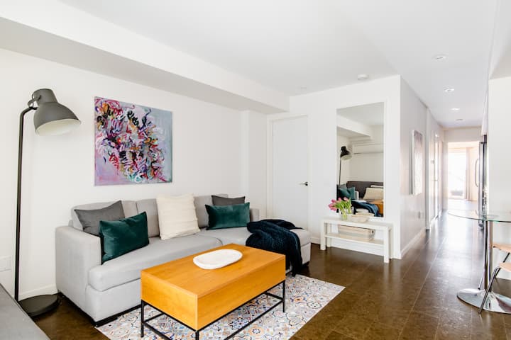 Well-appointed Garden Retreat | Little Italy - Toronto