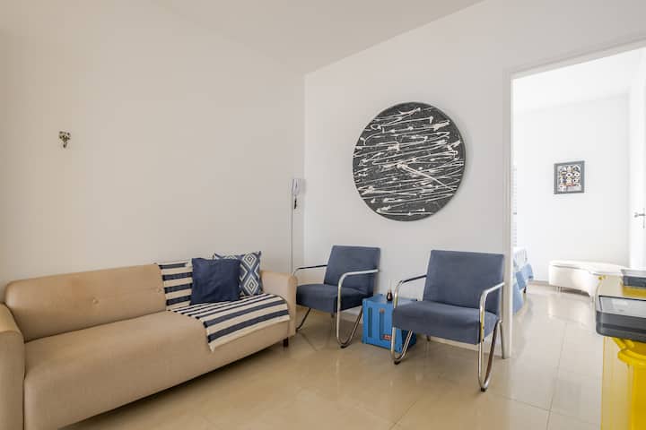 Apartamento Pitangueiras A Uma Quadra Da Praia. - Guarujá