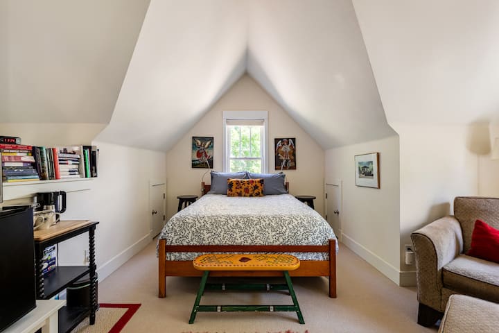Charming Historic West Pearl Room - Boulder, CO