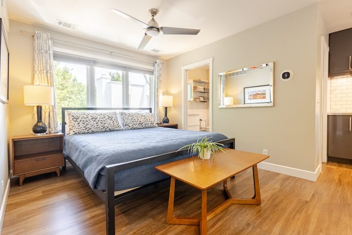 Your Home Base Close To Ut And Downtown! - Austin, TX