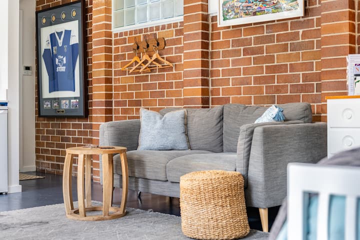 Self Contained Studio With Pool Near Beaches - Newcastle