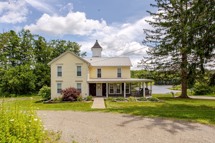 Seven Arrows Lake & Lodge - Thompson, PA