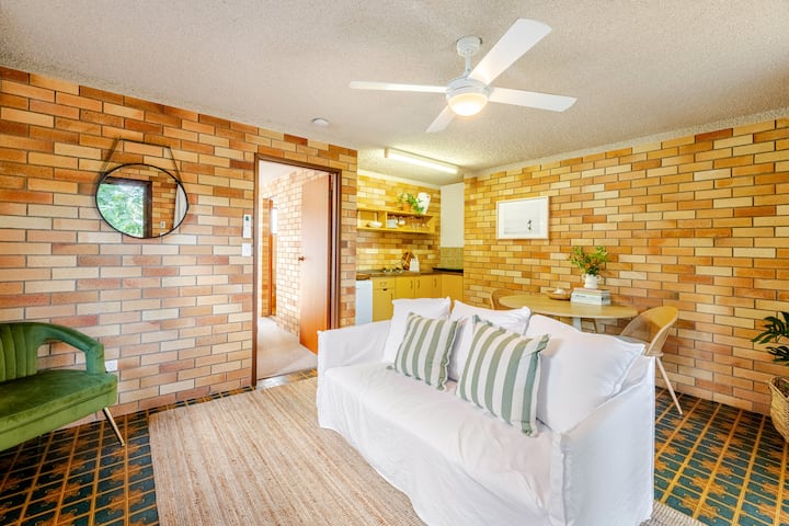 1980s Coastal Escape In Brunswick Heads - Mullumbimby