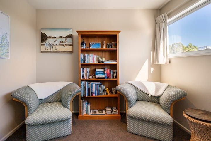 Hidden Charm B&b 
2 Rooms
Peaceful Location - Richmond