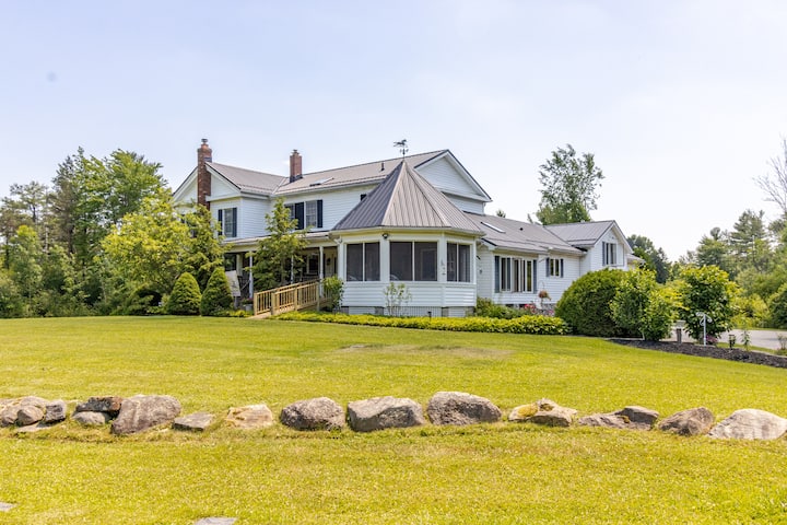 Davis Ranch  5 Bedrooms Sleeps 10 & 3 1/2 Baths - Bainbridge, OH