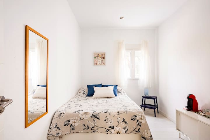 Habitacion Para 1 O 2 Personas Vacaciones En Cadiz - Cadix