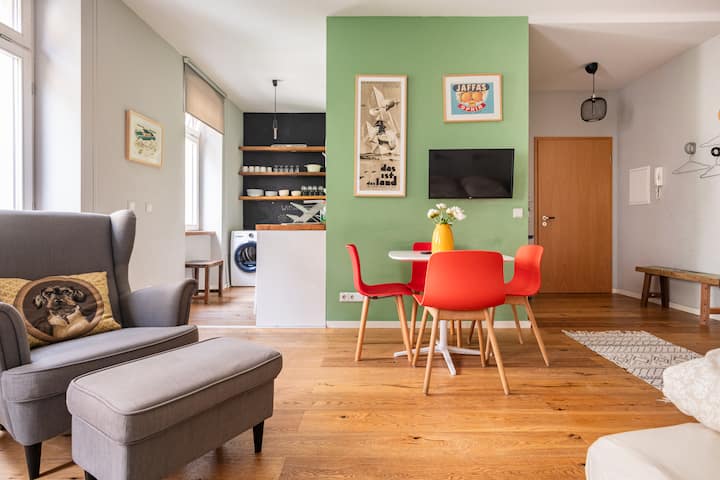 Industrial Studio +Sofa Bed| Prime Berlin Location - Aeropuerto de Berlin Tegel (TXL)