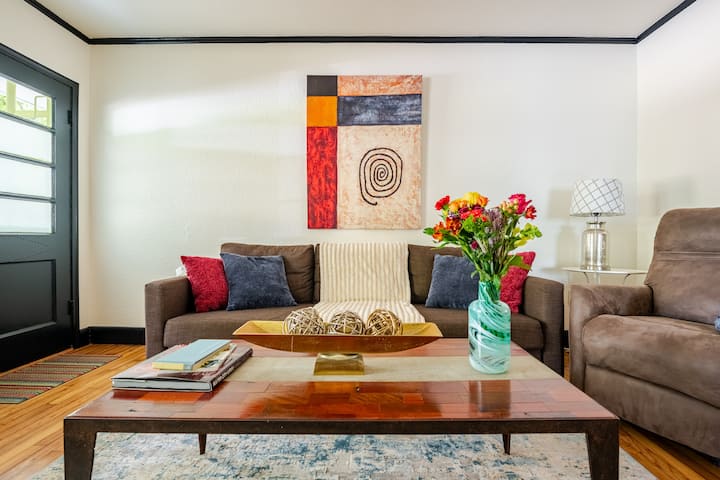 Tranquil Bungalow In Central Austin - Austin, TX